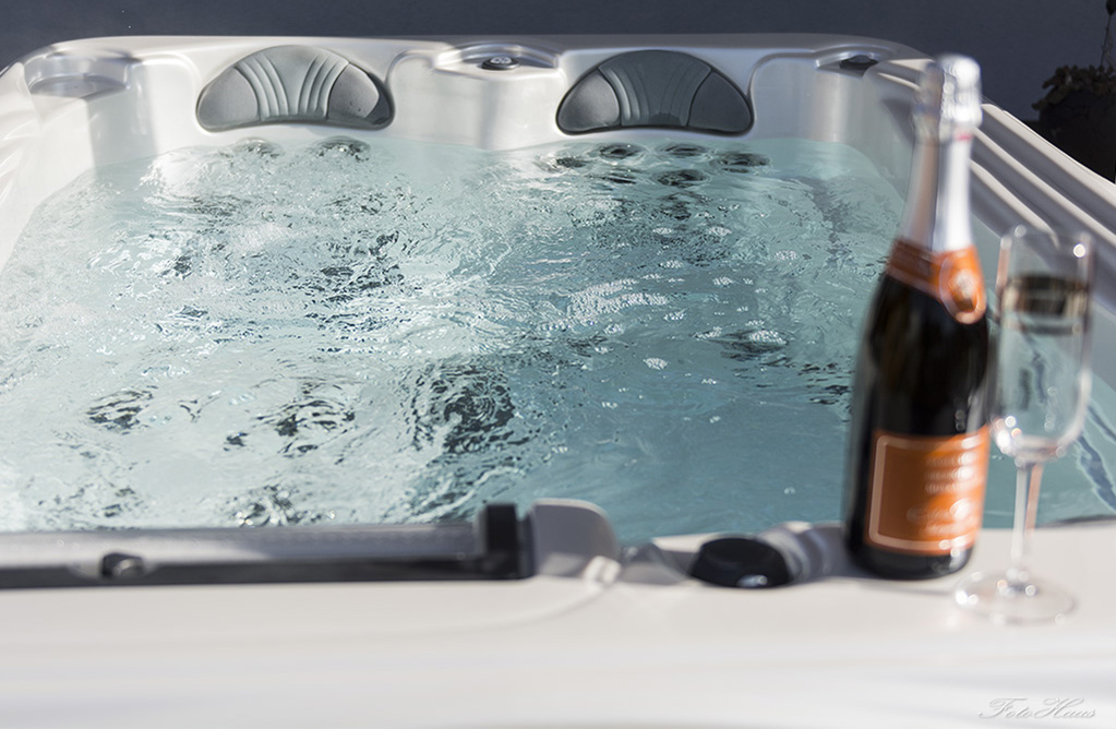 Whirlpool & Swimming Pools von Wellnessland